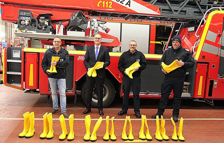 Gummistiefel für die Feuerwehren